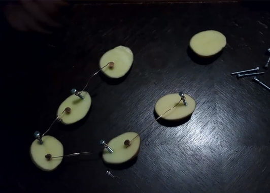 How to Make a Potato Battery - STEM Little Explorers